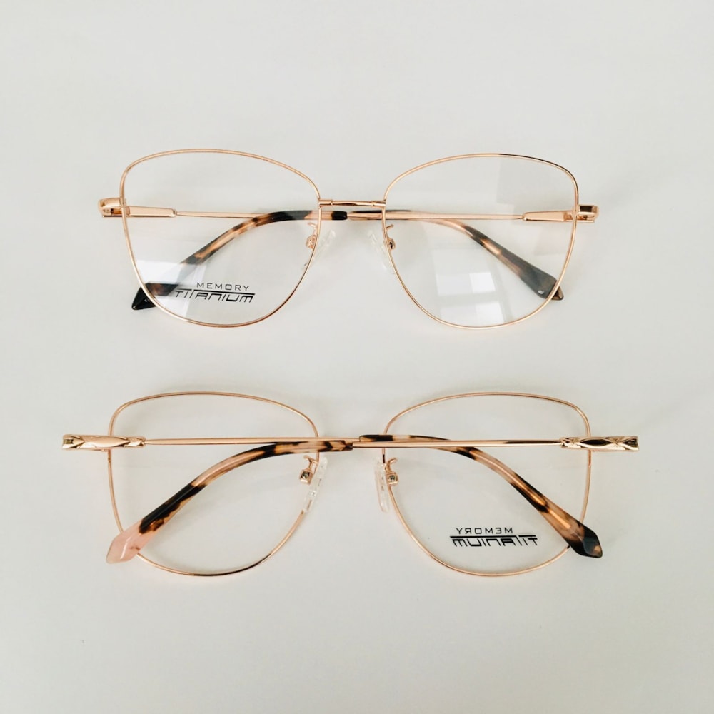 ARMAÇÃO DE ÓCULOS DE GRAU - AMANDITA MAIOR FECHADO 6934 titanium - ROSE ...