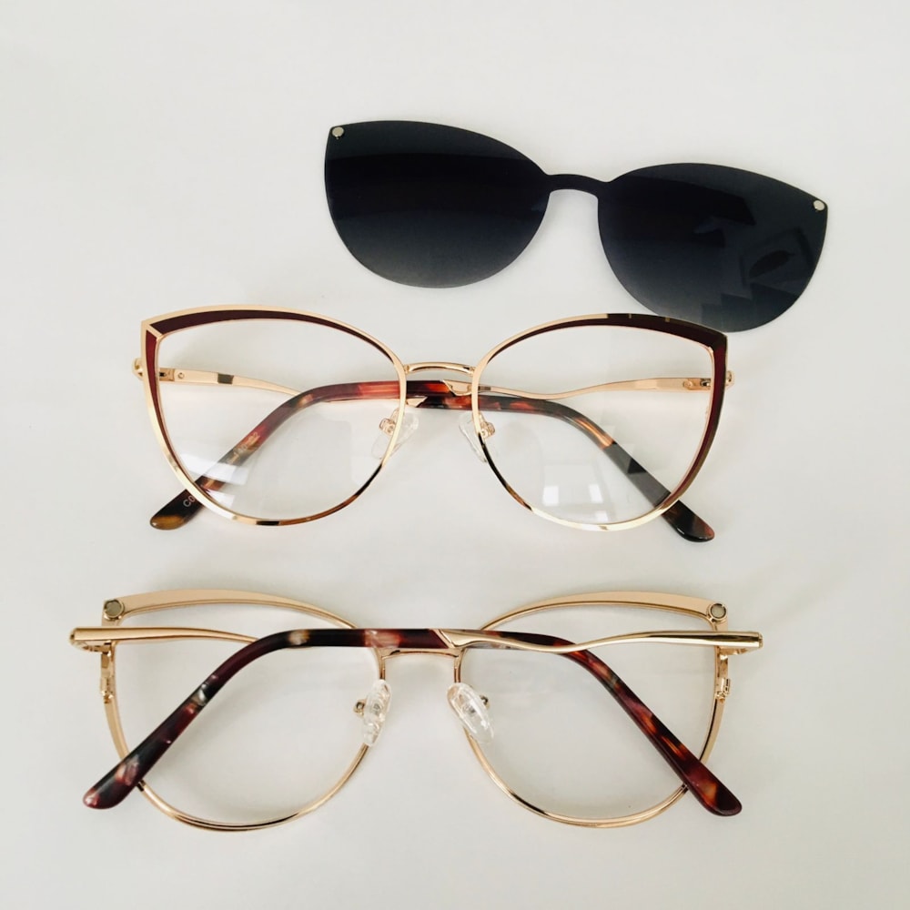 Armação de óculos de grau - Juliane C0131 - dourado detalhe bordo C2 ...